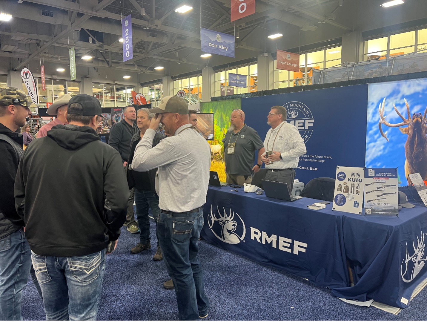 Volunteers at Sportsmen’s Shows | RMEF Media | Rocky Mountain Elk ...
